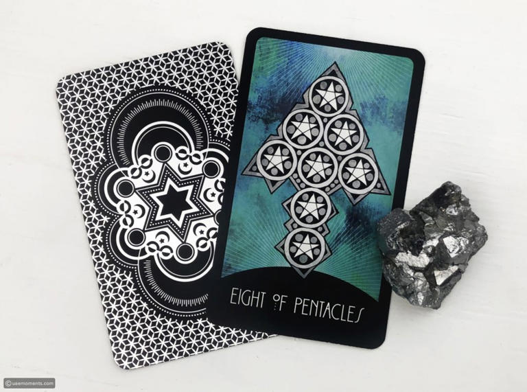 Daily Love Tarot Reading for December 3rd, 2025