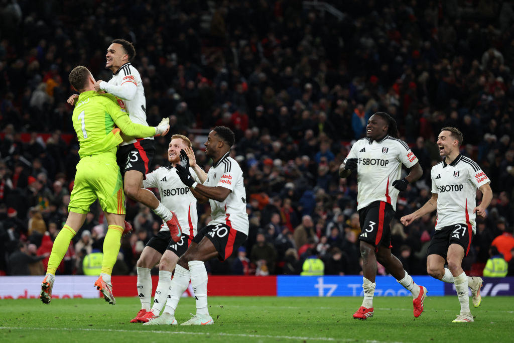 Fulham beat Man Utd on penalties to reach quarters