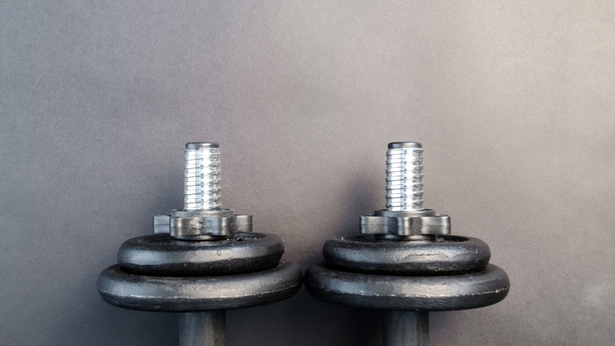 Effective bicep and tricep workouts without leaving home