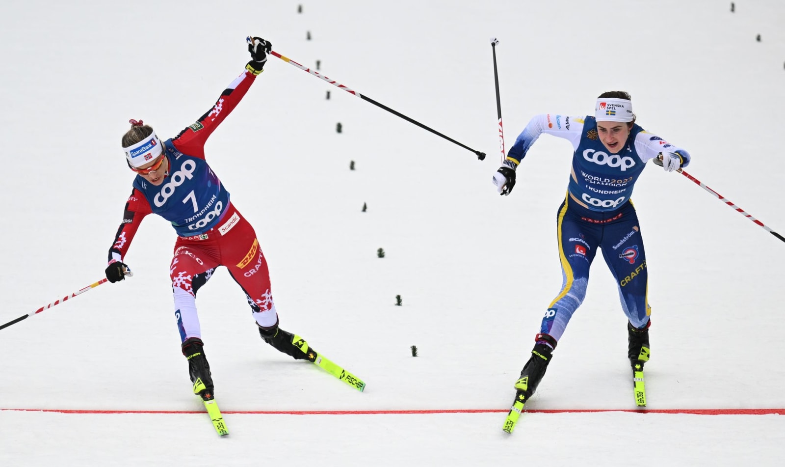 Sweden's Andersson pips Norway's Johaug for skiathlon gold at worlds