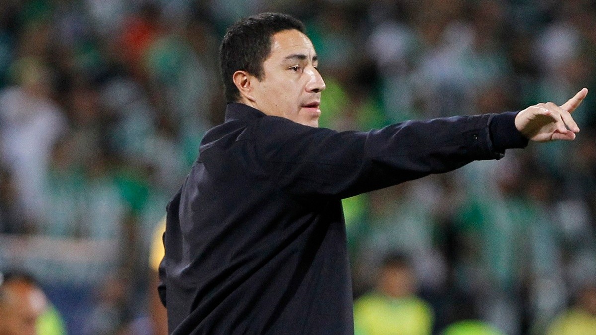 Pumas UNAM: Efraín Juárez Takes the Helm as Head Coach; Vows to Change ...