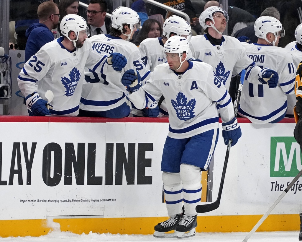 Nylander scores in overtime as the Maple Leafs beat the Penguins 6-5 ...