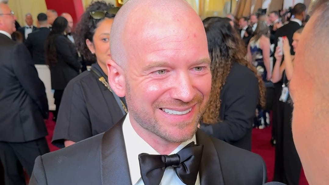 'Hot Ones' host Sean Evans says he's eaten more than 4,000 chicken ...