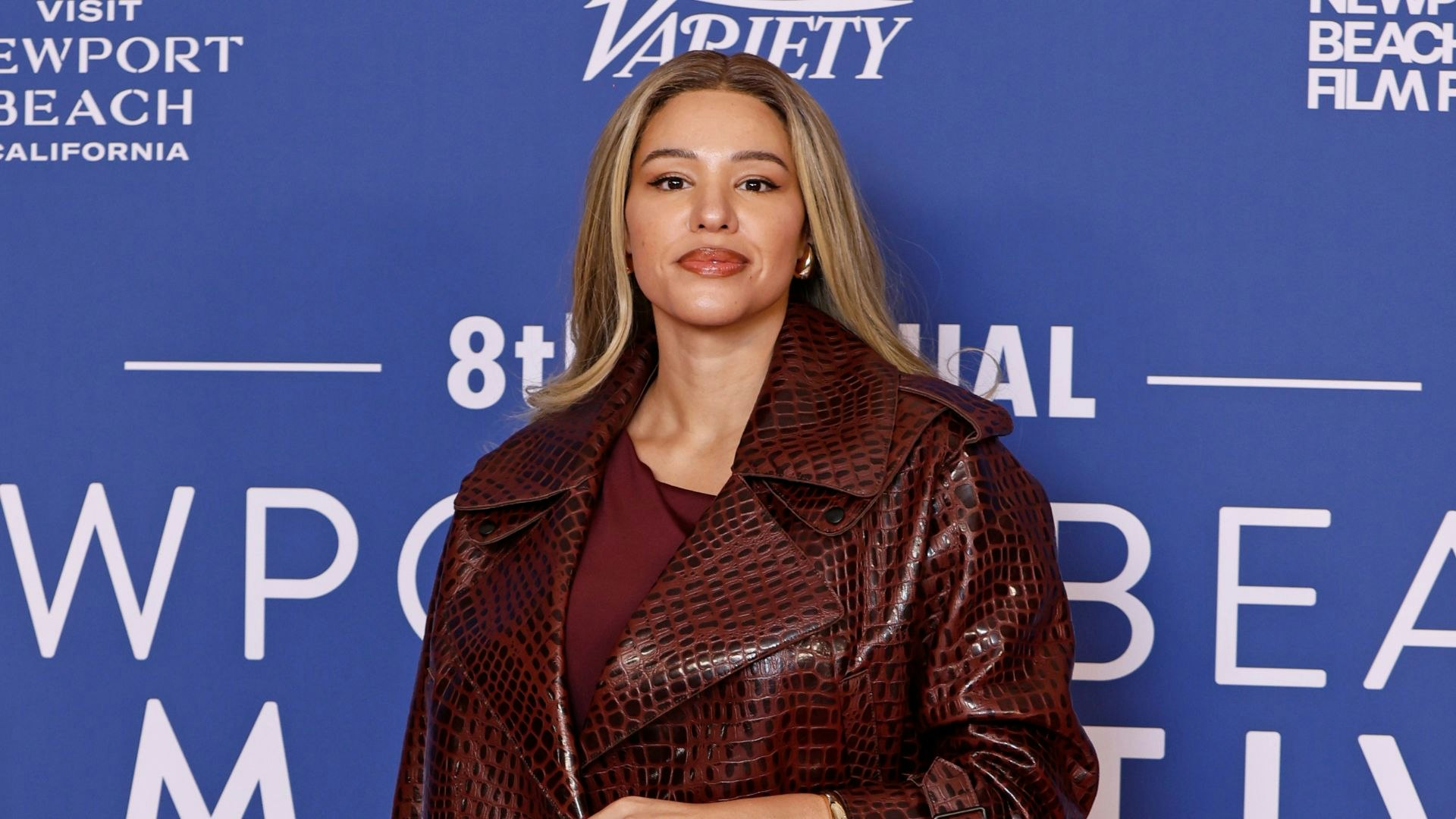 Who Is Jonathan Ross’s Co-Host For The ITV Oscars Coverage, Elle Osili ...