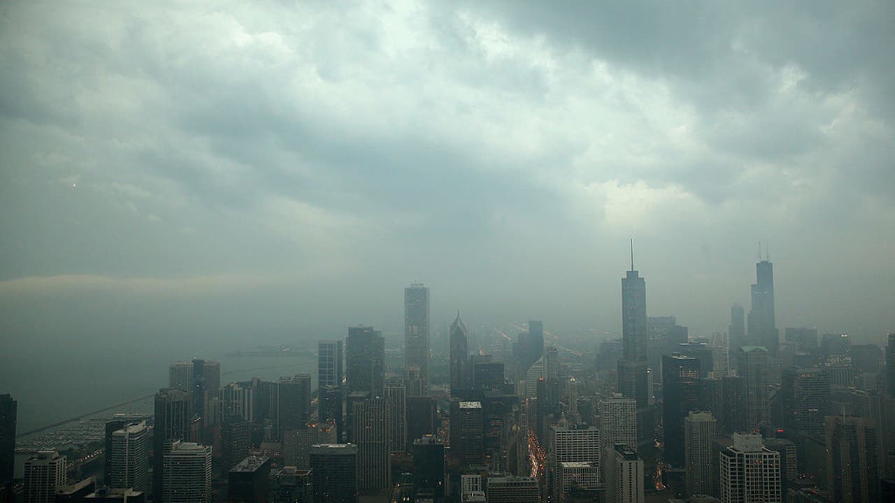 Strong storms passing through Chicago-area, NW Indiana