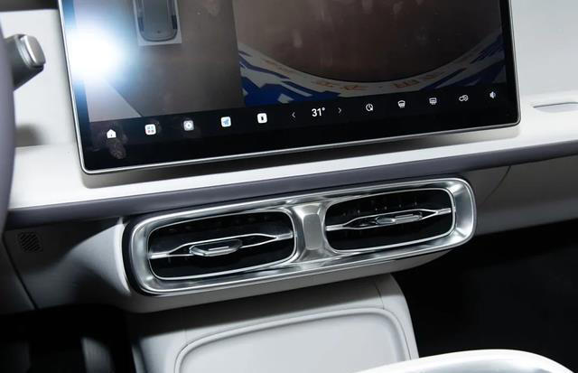 8295芯片+激光雷达重构15万级智驾标准