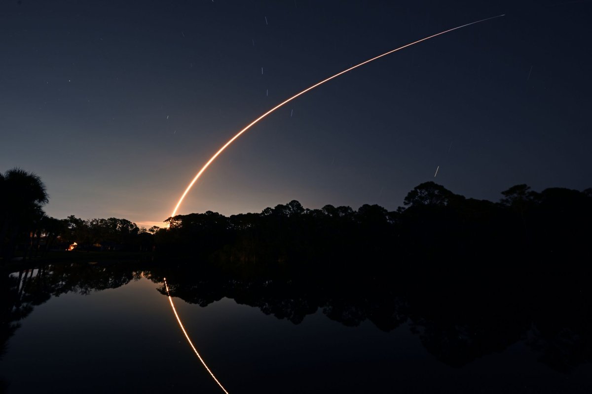 SpaceX deploys a batch of 21 Starlink satellites into low-Earth orbit