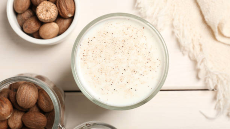 Turmeric milk vs nutmeg milk: Which is healthier?