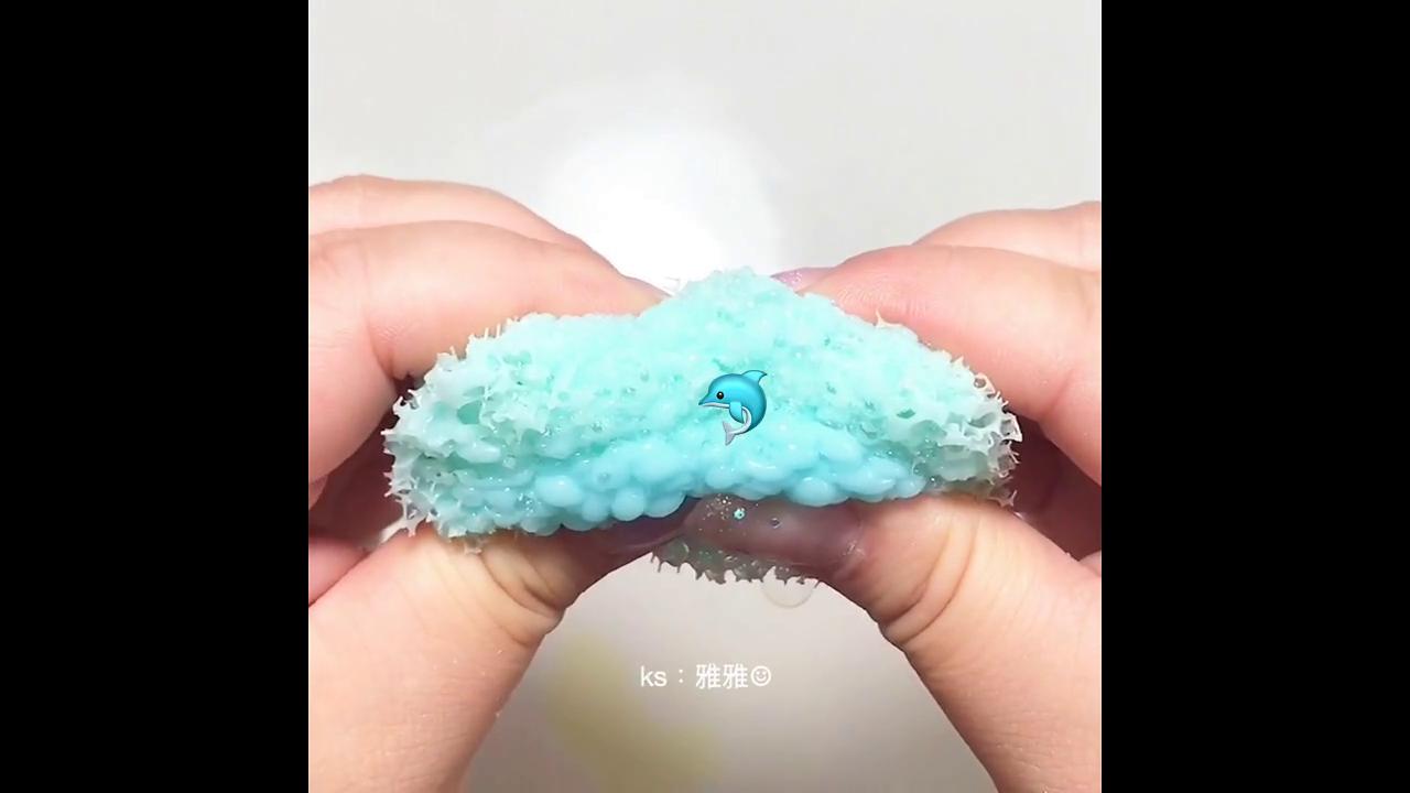 Satisfying Squeezing Blue Crunchy Sponge