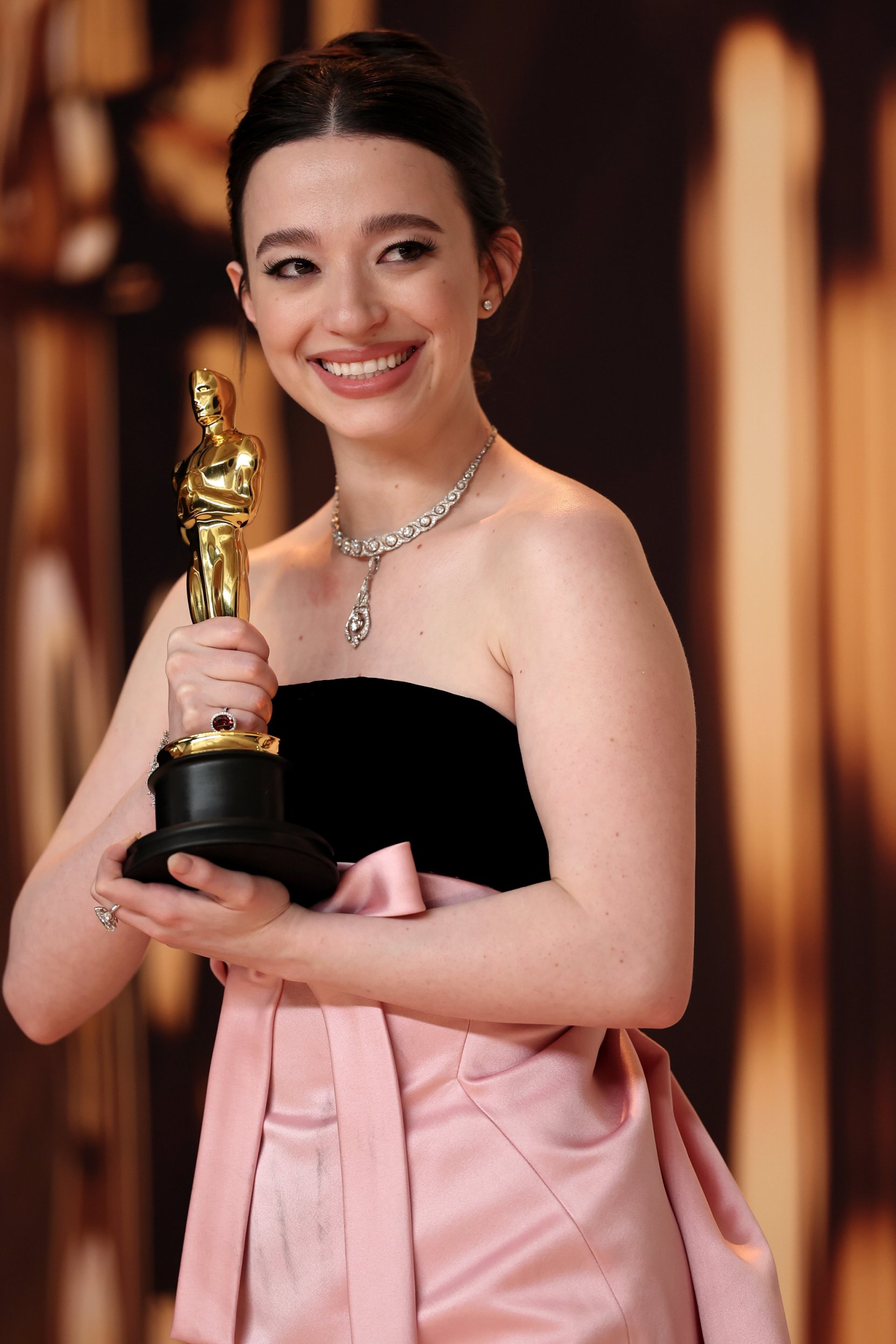 Who is Oscar winner Mikey Madison as she wins top acting prize?