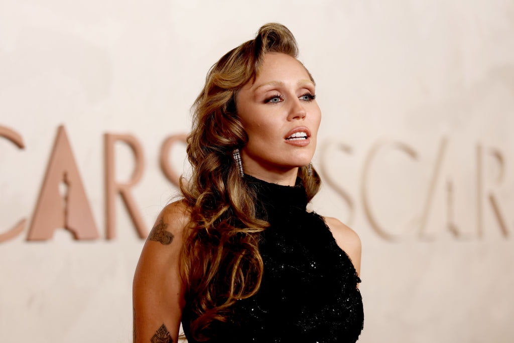 Miley Cyrus Shocks Fans With Bleached Eyebrows At The Oscars 2025