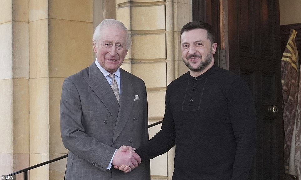 King's show of solidarity throwing protective arm around Zelensky King's show of solidarity throwing protective arm around Zelensky