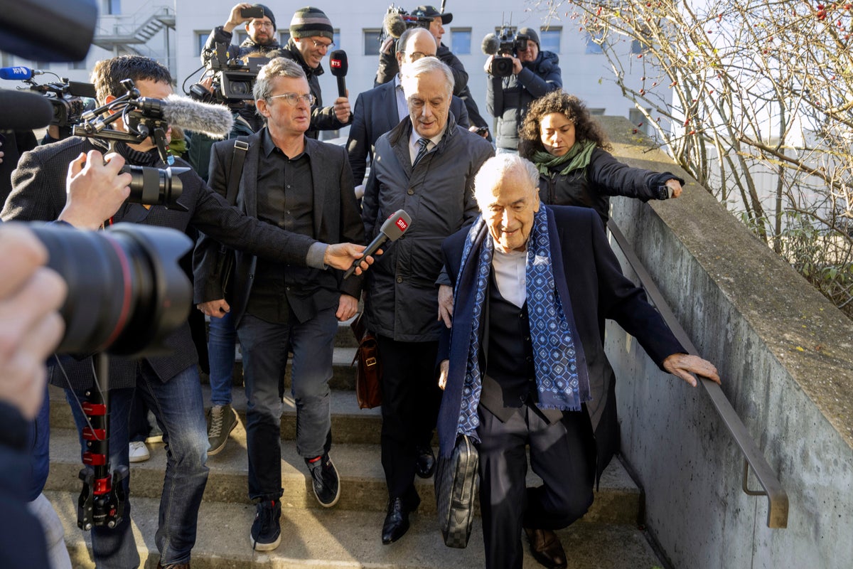 Former soccer leaders Blatter and Platini arrive at court for second ...
