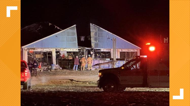 Firefighters respond to pig barn fire in York County