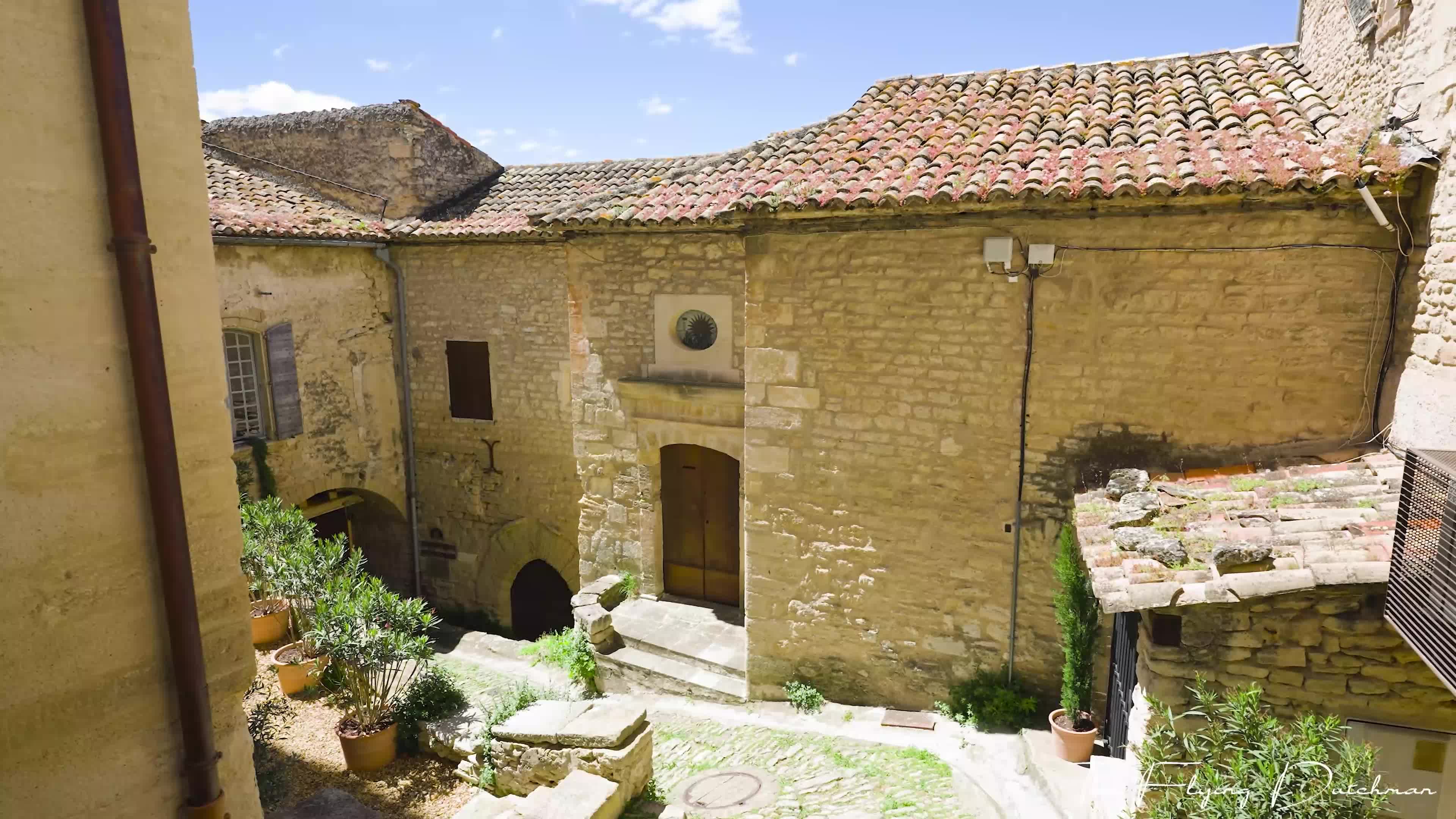 Gordes, Provence | A Breathtaking Village in the Luberon Mountains (4K)