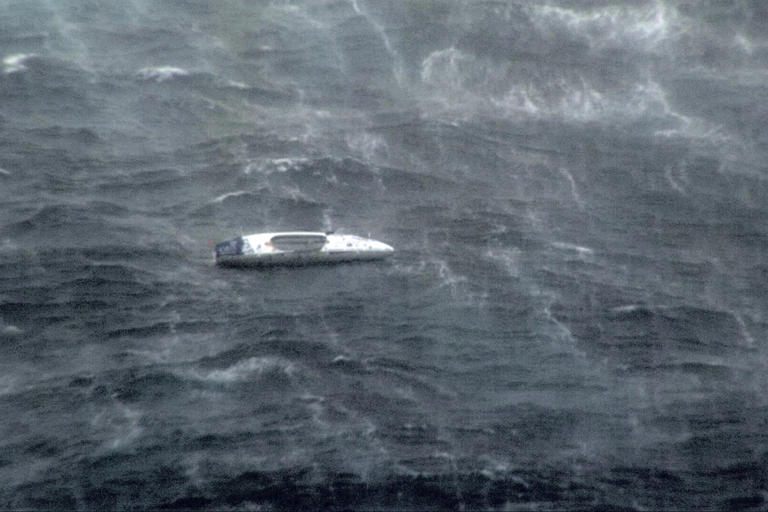 Australian navy rescues adventurer who hit a cyclone while rowing ...