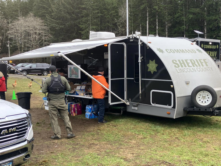 Police continue search for missing Oregon 2-year-old near Siletz in ...