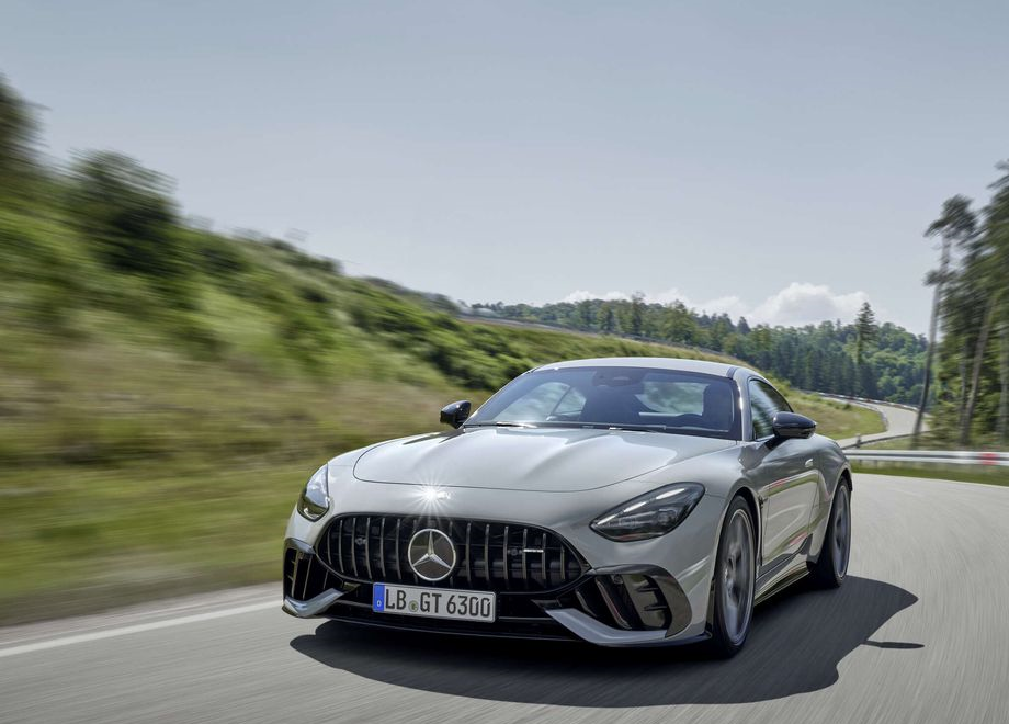 奔驰AMG GT 63 PRO 4MATIC+发布：新一代V8引擎回归，电动化转型战略调整
