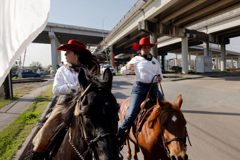Photo Essay: Trail riders gallop into Houston, rodeo season kicks off