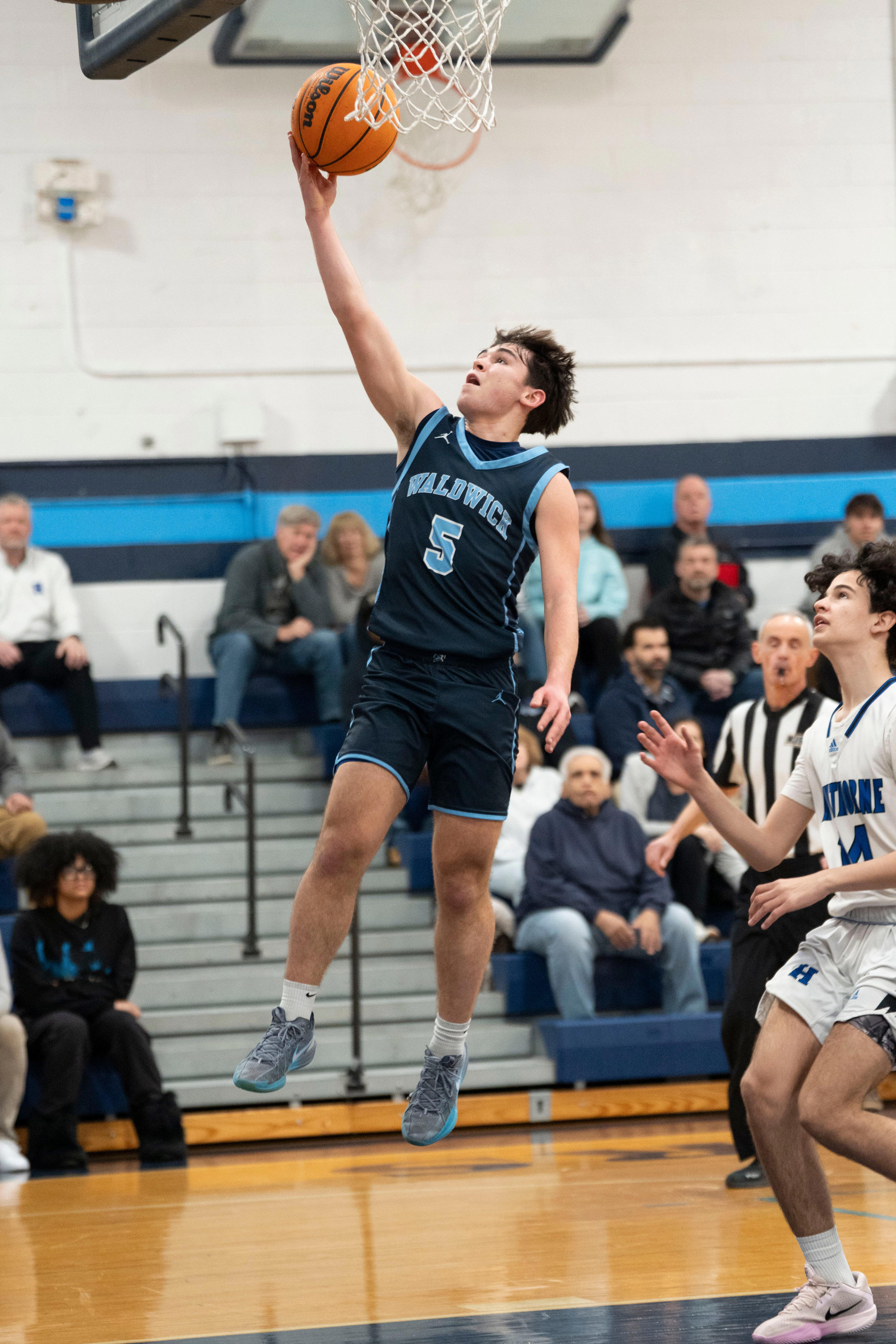 Small-town Bergen County basketball star eclipses 2,000 career points