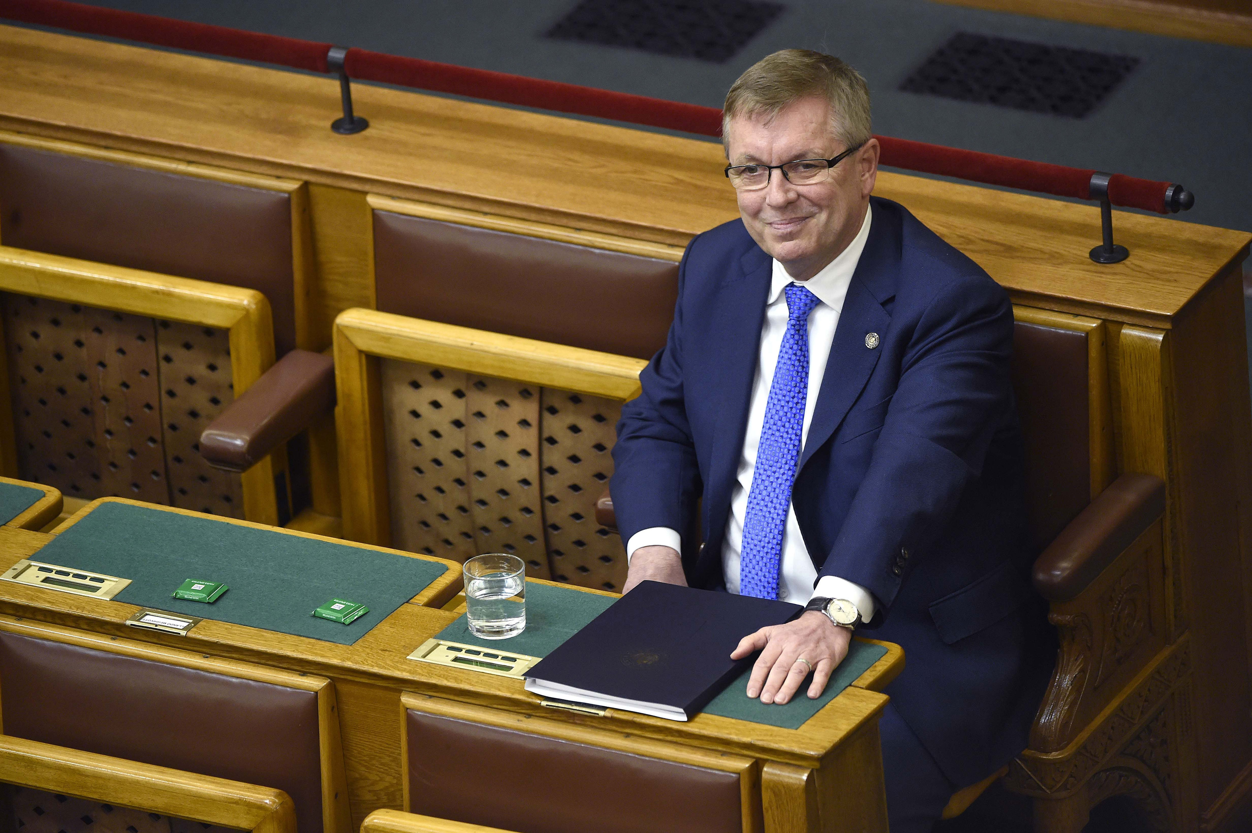 Matolcsy György már jóval Orbán washingtoni útja előtt szerzett egy big ...