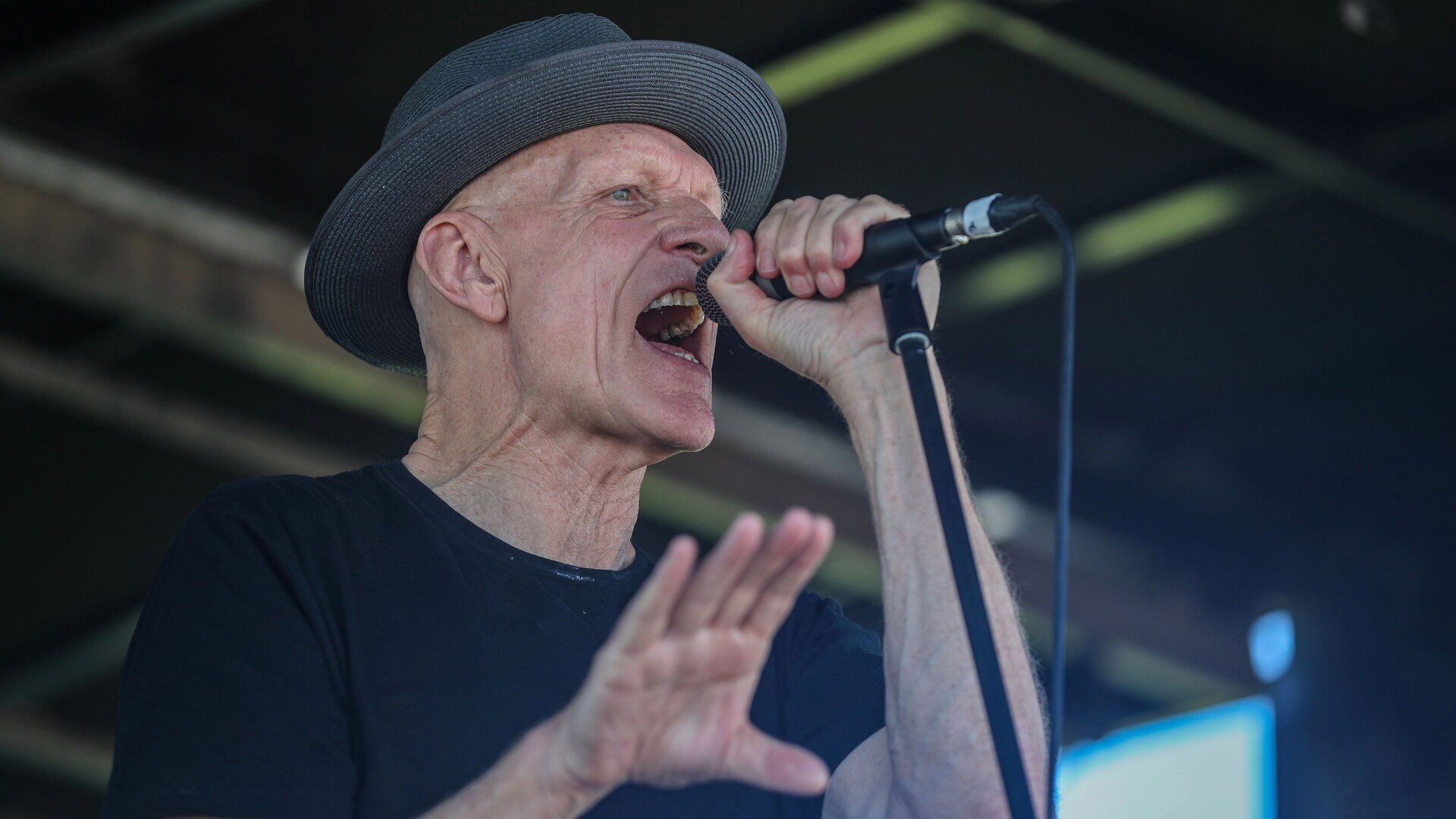 ‘How dare he’: Peter Garrett tells fans to pretend to ‘dance on Gina ... ‘How dare he’: Peter Garrett tells fans to pretend to ‘dance on Gina ...