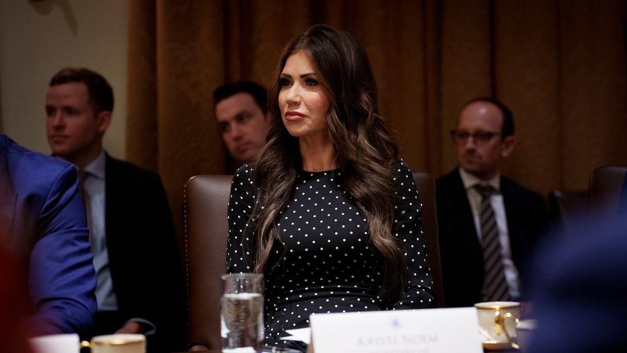 DHS orders all undocumented people to register