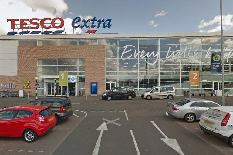 Tesco customers 'alienated' by new rule which sees shoppers leave ...
