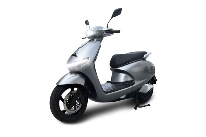 Launching di Indonesia Motor Listrik Baru U-Winfly T90 Bisa Turing ...