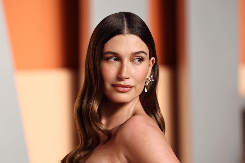 Justin Bieber nowhere to be seen as Hailey attends Oscars Vanity Fair ...