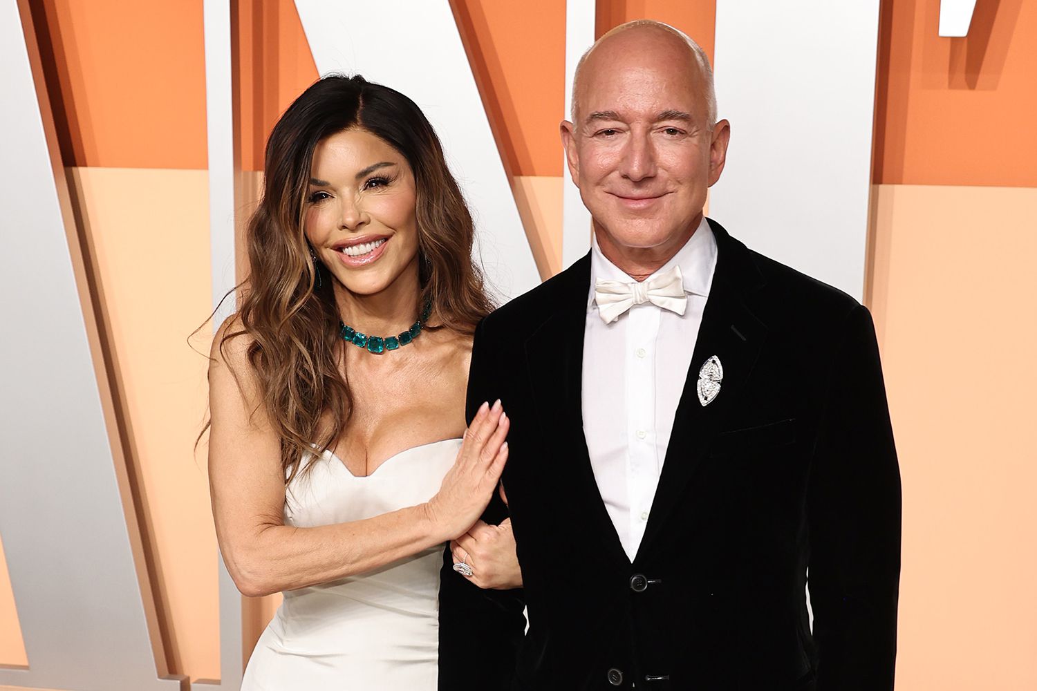 Lauren Sánchez and Jeff Bezos Give Bride and Groom Vibes at 2025 Vanity ...