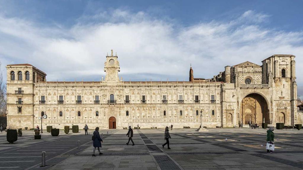 Acusan al Parador de León de "generar equidistancia y falsear la ...
