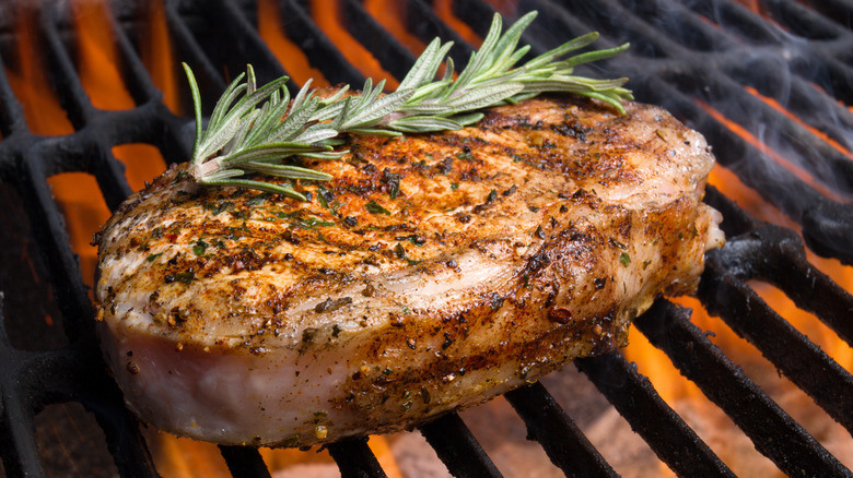 8 Common Mistakes People Make When Grilling Pork Chops 8 Common Mistakes People Make When Grilling Pork Chops