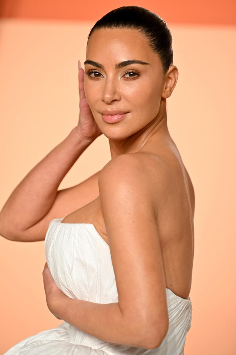 Kim Kardashian’s Vanity Fair Oscar Party 2025 dress draws comparisons ... Kim Kardashian’s Vanity Fair Oscar Party 2025 dress draws comparisons ...