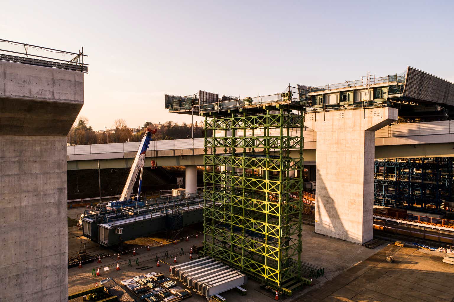 Construction spending unexpectedly dips in January