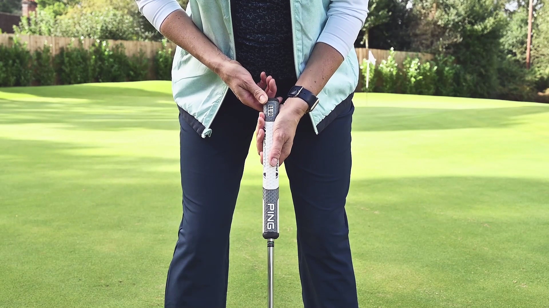 How To Use The Claw Putting Grip