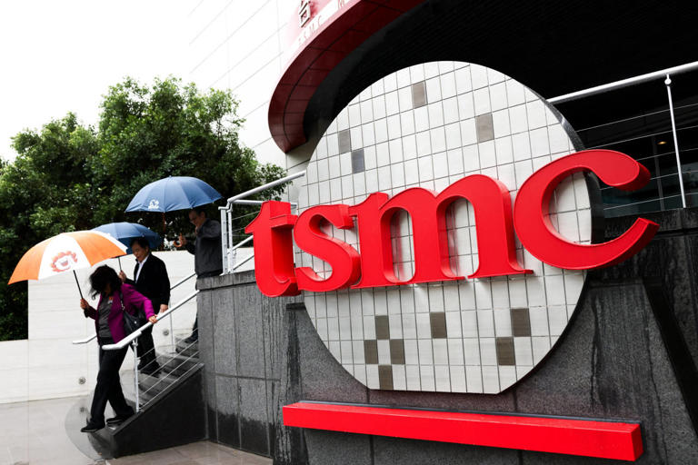 Trump, Chip Maker TSMC Announce $100 Billion Investment in U.S. Trump, Chip Maker TSMC Announce $100 Billion Investment in U.S.