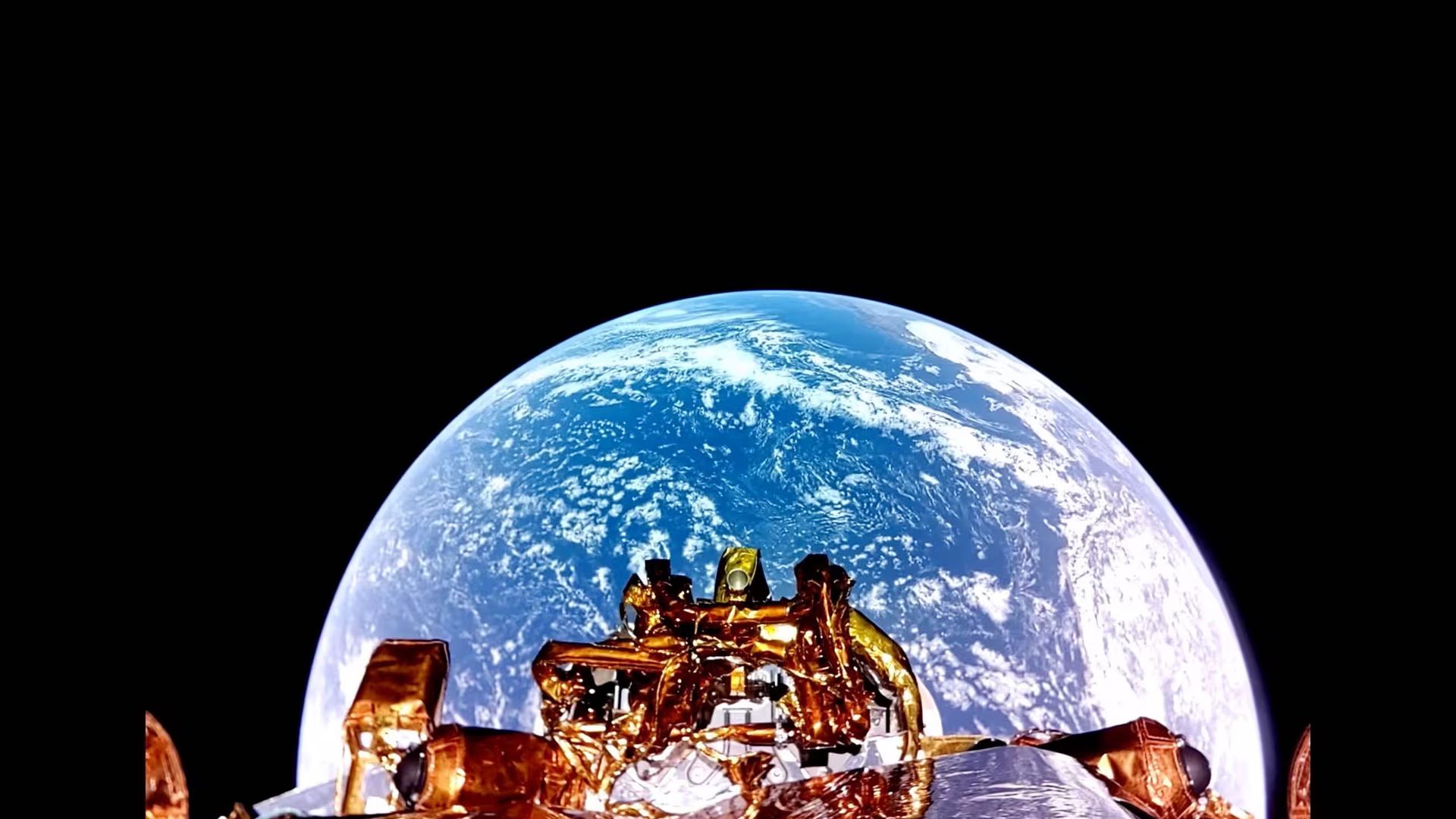 Incredible "Earth selfie" images show Blue Ghost Mission 1's successful ...