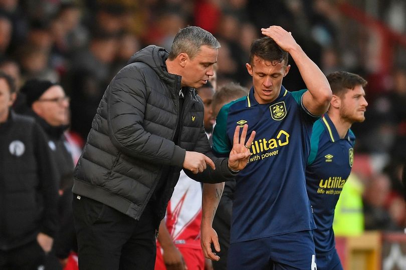 New David Kasumu injury update emerges as Huddersfield Town boss ...