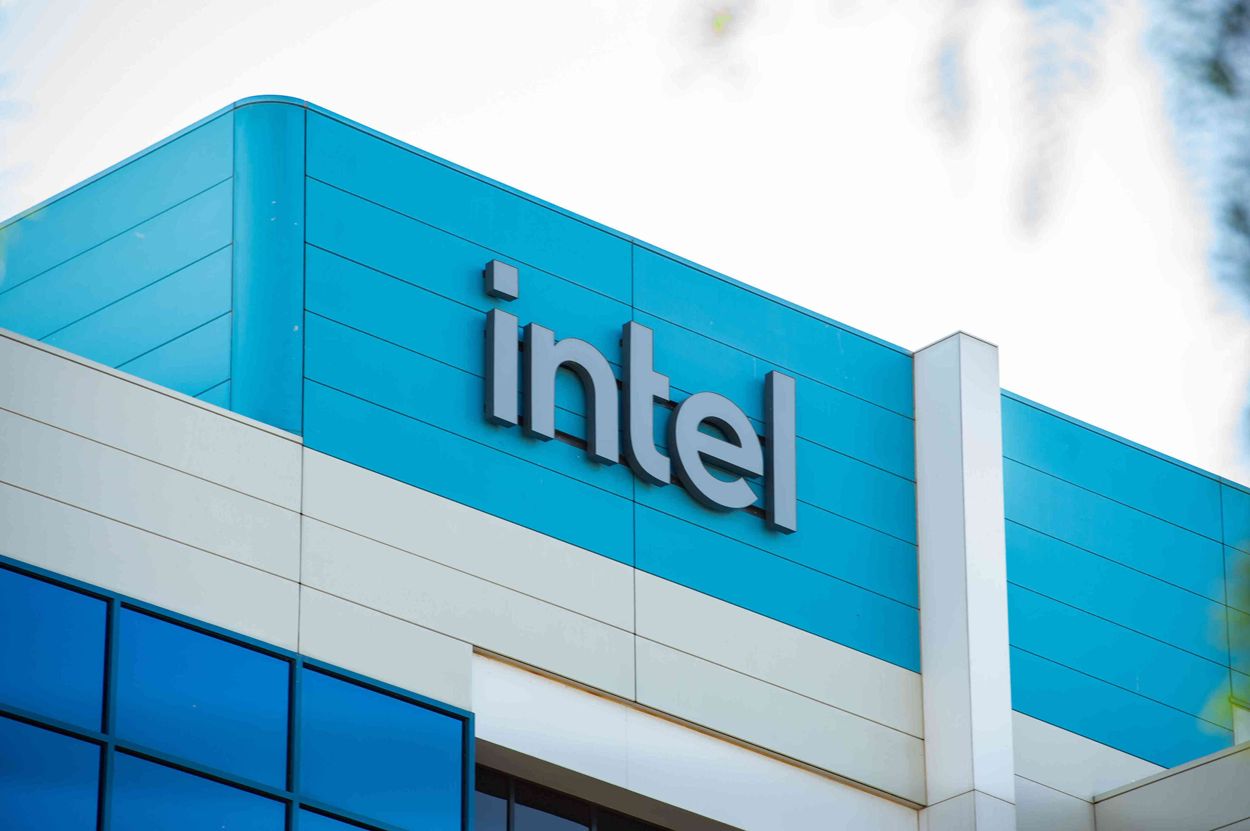 Intel Stock Climbs as Nvidia and Broadcom Run Tests of Its Chipmaking Arm