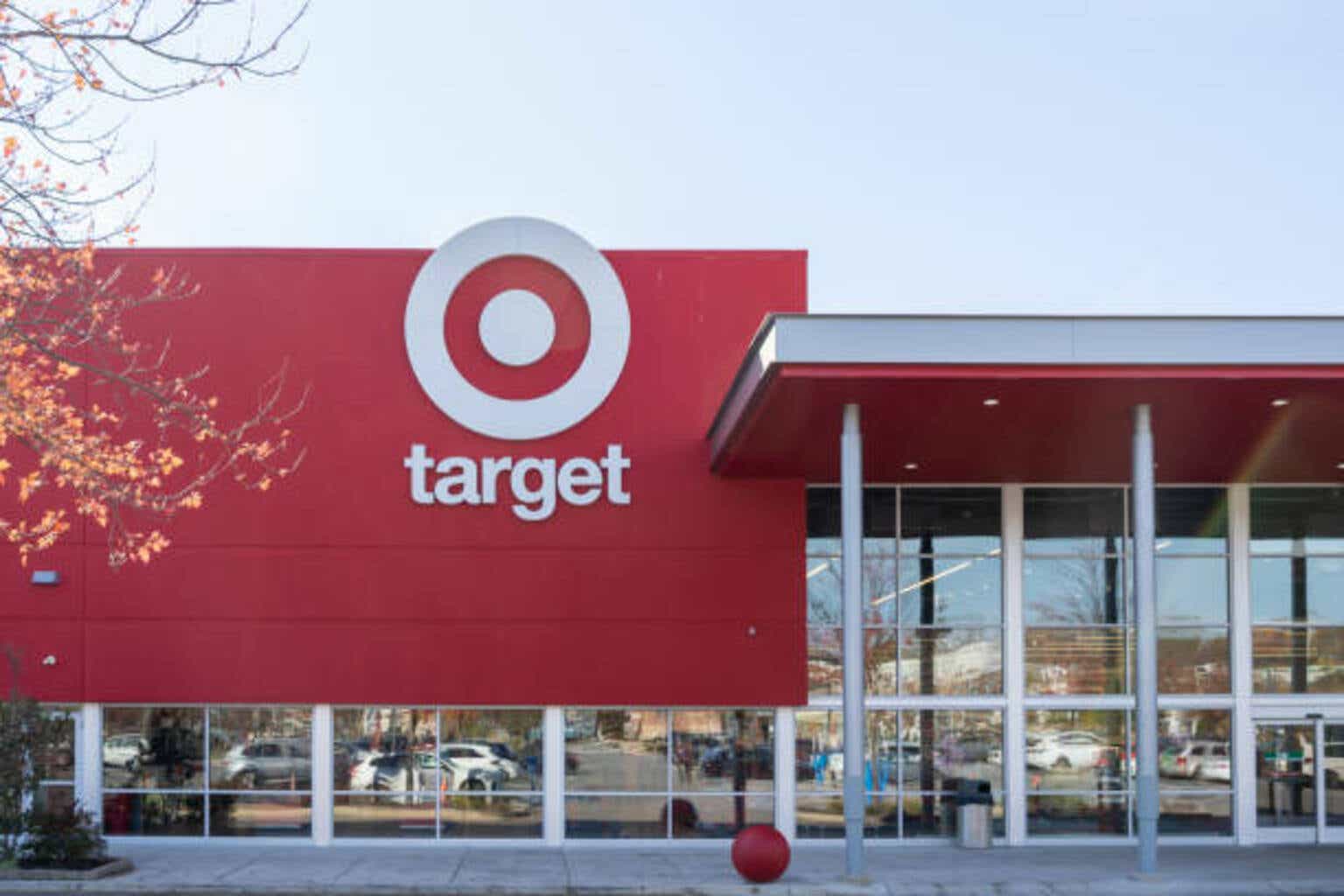 Walmart and Target draw strong Black Friday traffic despite the early ...