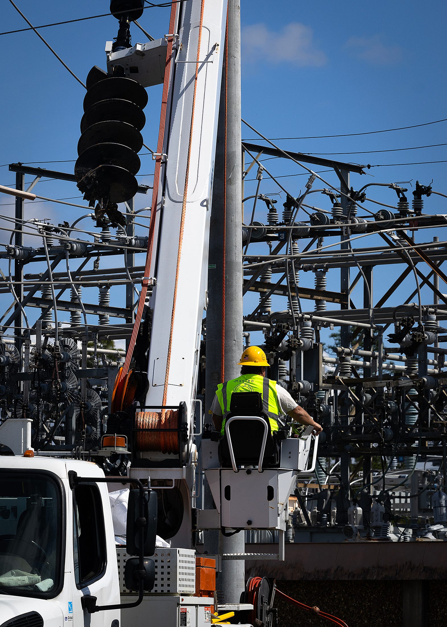 FPL replacing 200 wooden poles with concrete to help buttress Bay ...
