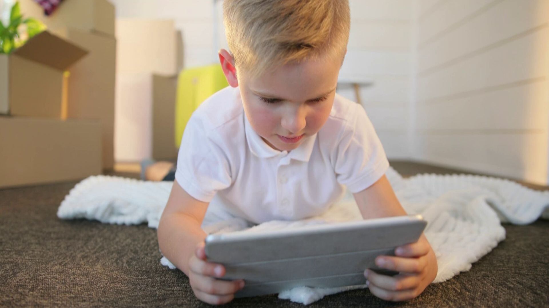 Should toddlers have tablets? New research shows majority of them have ...