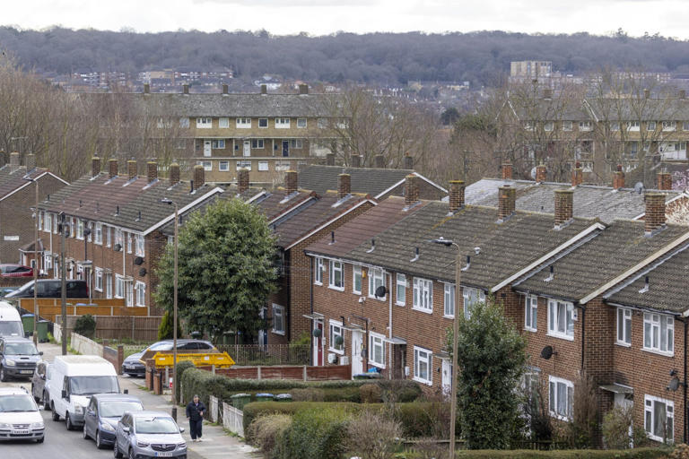 The cheapest postcode to live in London revealed, where rents average £ ...