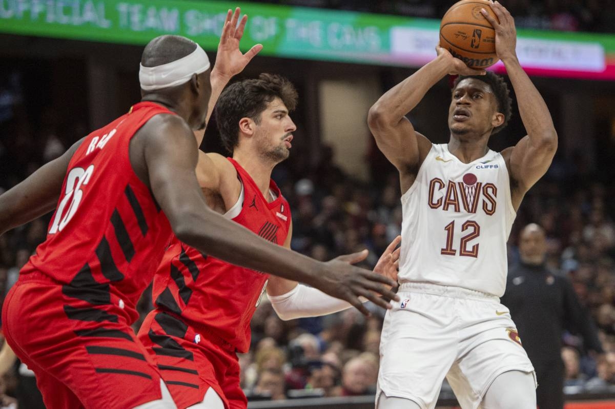 Cavs score 10th straight victory