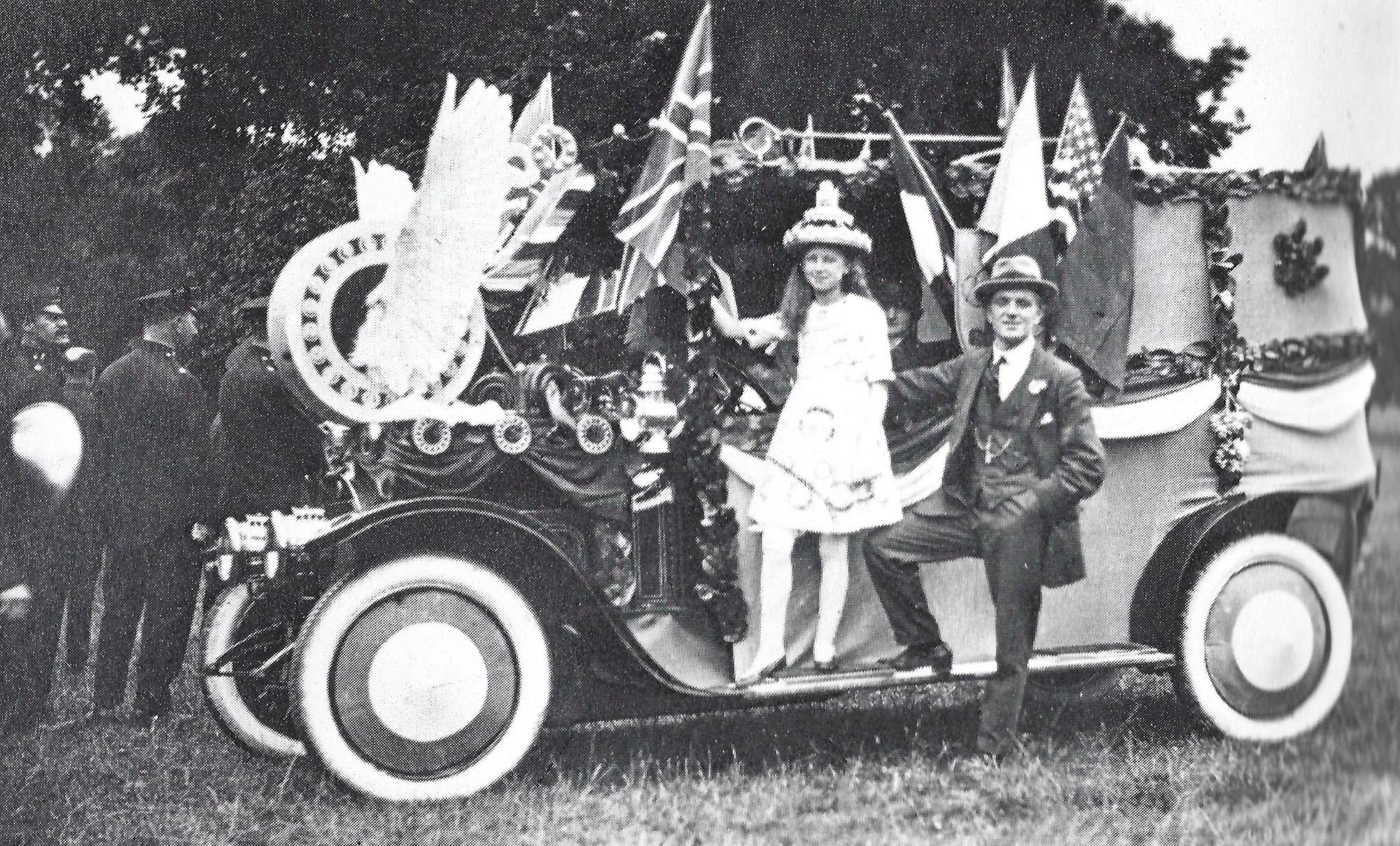 Luton Yesteryear: Skefko at the Peace Day Pageant