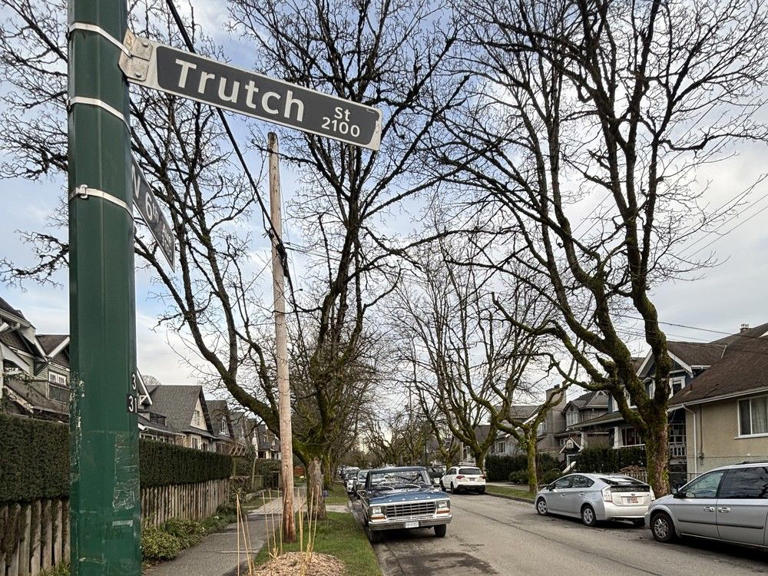 Trutch Street signs remain in Vancouver almost four years after ...