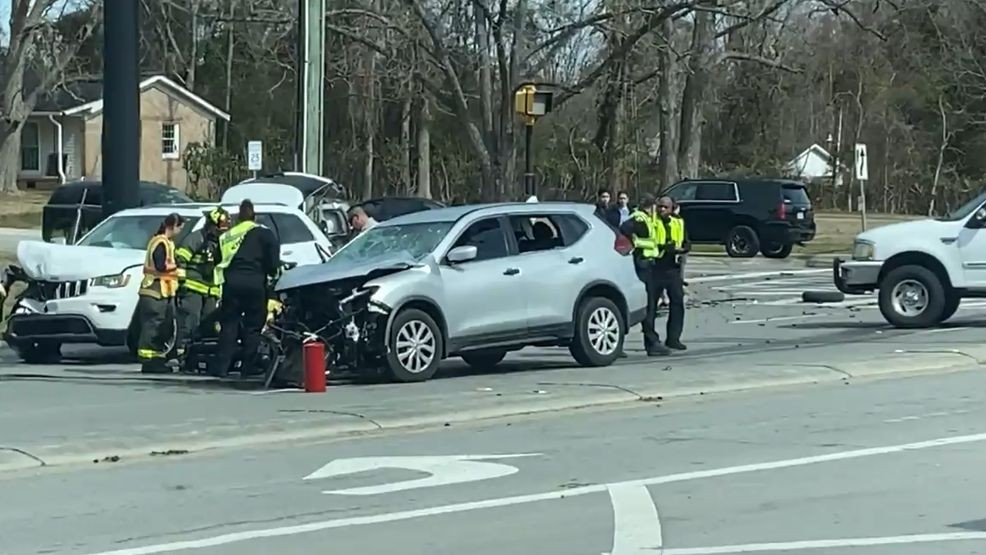 Jacksonville Police investigating fatal crash