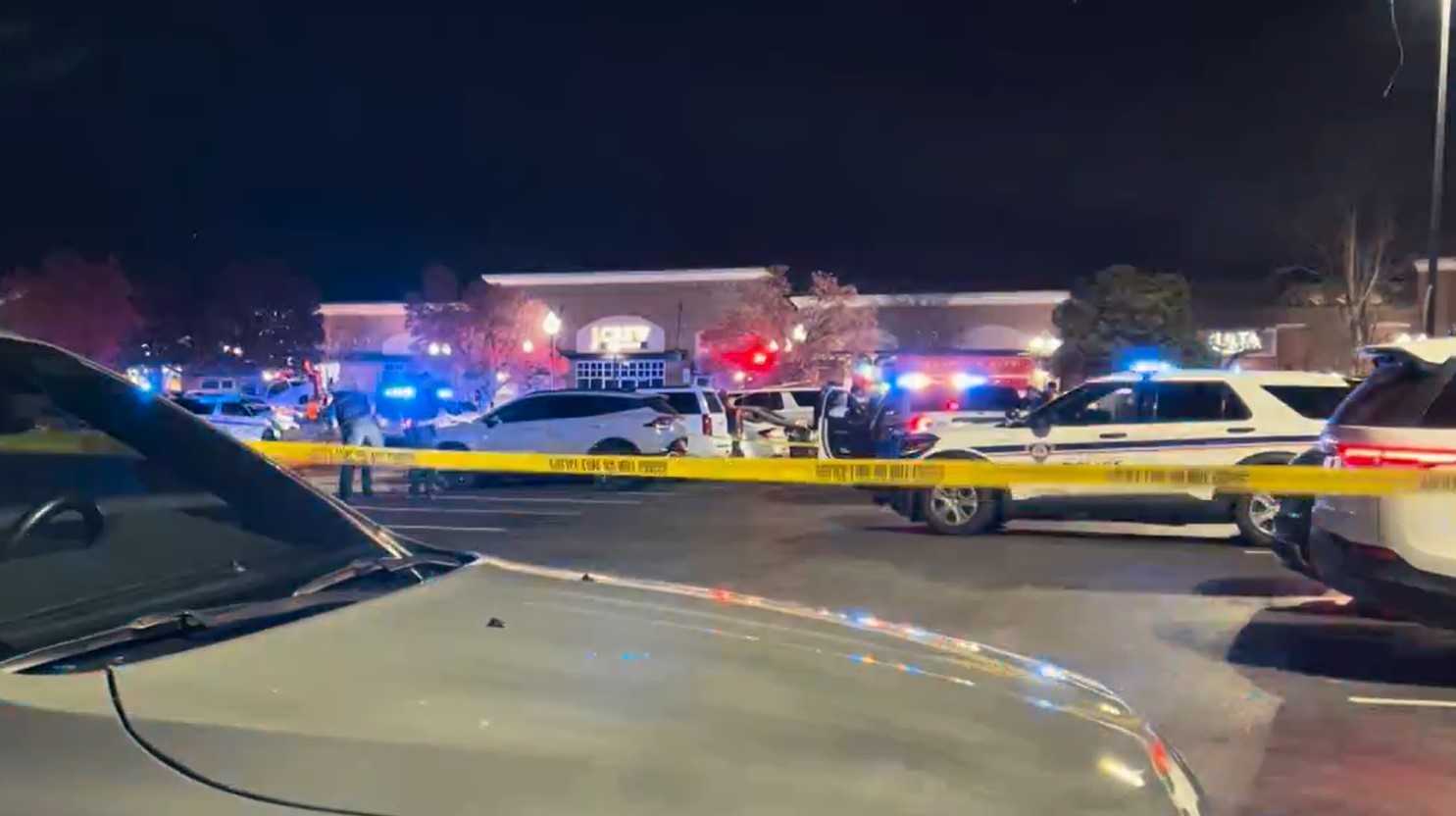 Shopping Center Shooting: South Carolina man kills himself after ...