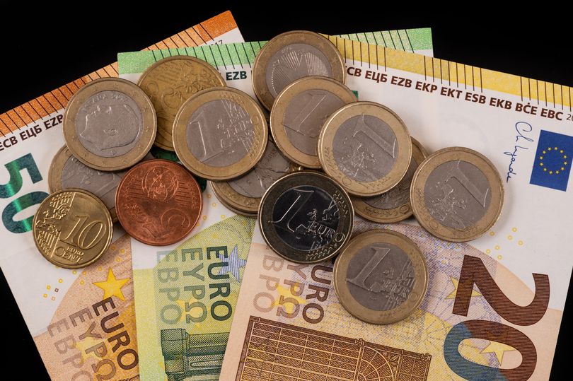 Social welfare Ireland: End date confirmed for weekly €33 payment ...